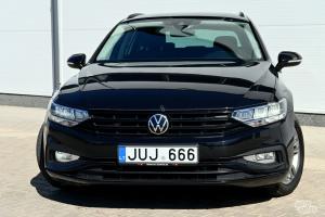 Black Volkswagen Passat 2022 in Kretinga, with an engine capacity of 2.00 L and mileage of 111 thousand km for 19999 €, photo 3 on AUTOMOTO.COM.LV