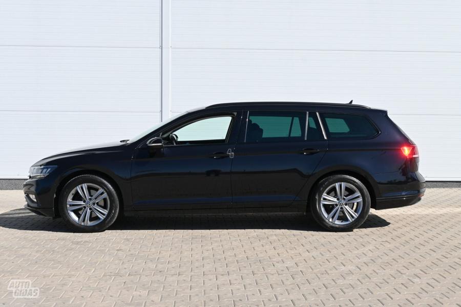 Black Volkswagen Passat 2022 in Kretinga, with an engine capacity of 2.00 L and mileage of 111 thousand km for 19999 €, photo 14 on AUTOMOTO.COM.LV