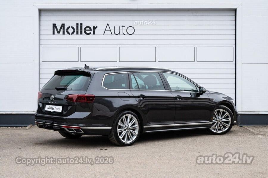 Black Volkswagen Passat 2022 in Riga, with an engine capacity of 2.00 L and mileage of 142 thousand km for 25364 €, photo 4 on AUTOMOTO.COM.LV