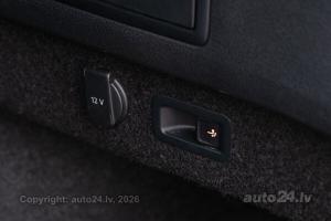 Black Volkswagen Passat 2022 in Riga, with an engine capacity of 2.00 L and mileage of 142 thousand km for 25364 €, photo 22 on AUTOMOTO.COM.LV