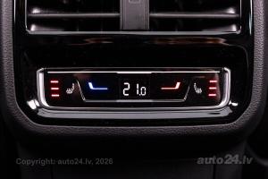 Black Volkswagen Passat 2022 in Riga, with an engine capacity of 2.00 L and mileage of 142 thousand km for 25364 €, photo 25 on AUTOMOTO.COM.LV