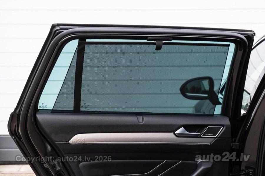 Black Volkswagen Passat 2022 in Riga, with an engine capacity of 2.00 L and mileage of 142 thousand km for 25364 €, photo 26 on AUTOMOTO.COM.LV