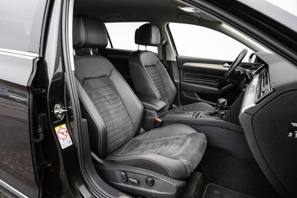 Black Volkswagen Passat 2022 in Riga, with an engine capacity of 2.00 L and mileage of 155 thousand km for 23900 €, photo 9 on AUTOMOTO.COM.LV