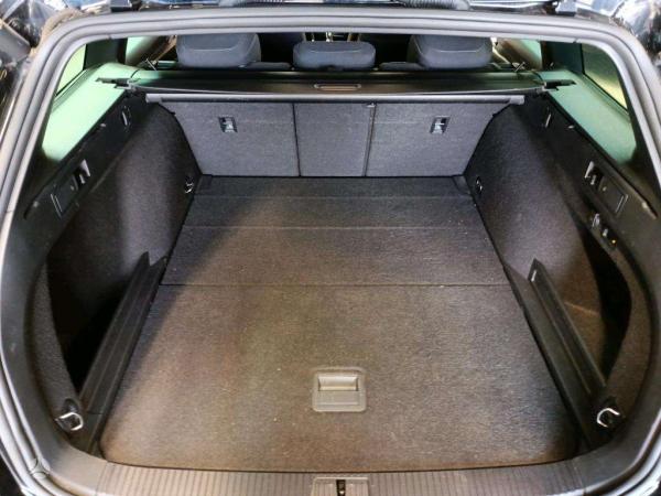 Melns Volkswagen Passat 2022 Viļņa, ar dzinēja tilpumu 1.97 L un nobraukumu 220 tūkst. km par 15550 €, foto 7 vietnē AUTOMOTO.COM.LV