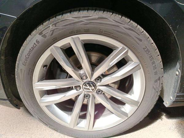 Melns Volkswagen Passat 2022 Viļņa, ar dzinēja tilpumu 1.97 L un nobraukumu 220 tūkst. km par 15550 €, foto 9 vietnē AUTOMOTO.COM.LV