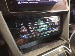 Black Volkswagen Passat 2022 in Vilnius, with an engine capacity of 1.50 L and mileage of 94 thousand km for 23474 €, photo 8 on AUTOMOTO.COM.LV