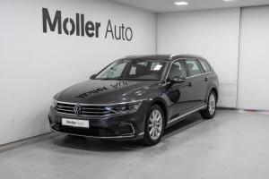 Black Volkswagen Passat 2022 in Vilnius, with an engine capacity of 1.40 L and mileage of 114 thousand km for 21500 €, photo  on AUTOMOTO.COM.LV