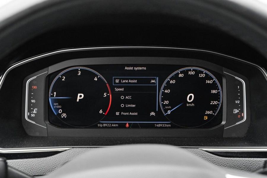 Black Volkswagen Passat 2022 in Riga, with an engine capacity of 2.00 L and mileage of 149 thousand km for 21550 €, photo 15 on AUTOMOTO.COM.LV