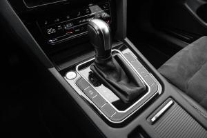 Black Volkswagen Passat 2022 in Riga, with an engine capacity of 2.00 L and mileage of 149 thousand km for 21550 €, photo 17 on AUTOMOTO.COM.LV