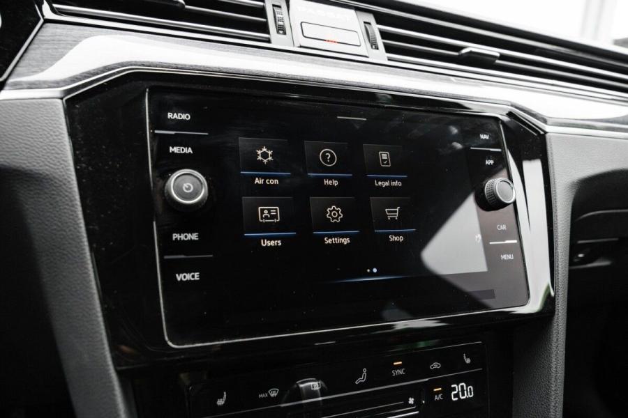 Black Volkswagen Passat 2022 in Riga, with an engine capacity of 2.00 L and mileage of 149 thousand km for 21550 €, photo 24 on AUTOMOTO.COM.LV