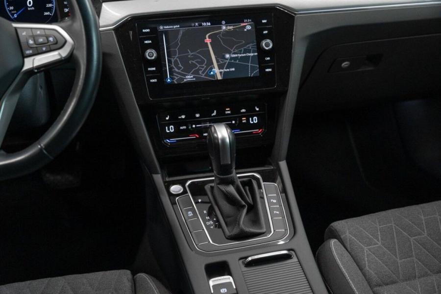 Melns Volkswagen Passat 2022 Viļņa, ar dzinēja tilpumu 2.00 L un nobraukumu 160 tūkst. km par 18900 €, foto 21 vietnē AUTOMOTO.COM.LV