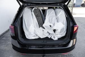 Black Volkswagen Passat 2022 in Riga, with an engine capacity of 2.00 L and mileage of 118 thousand km for 23500 €, photo 11 on AUTOMOTO.COM.LV