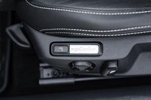 Black Volkswagen Passat 2022 in Riga, with an engine capacity of 2.00 L and mileage of 118 thousand km for 23500 €, photo 17 on AUTOMOTO.COM.LV