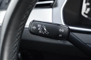 Black Volkswagen Passat 2022 in Riga, with an engine capacity of 2.00 L and mileage of 118 thousand km for 23500 €, photo 18 on AUTOMOTO.COM.LV
