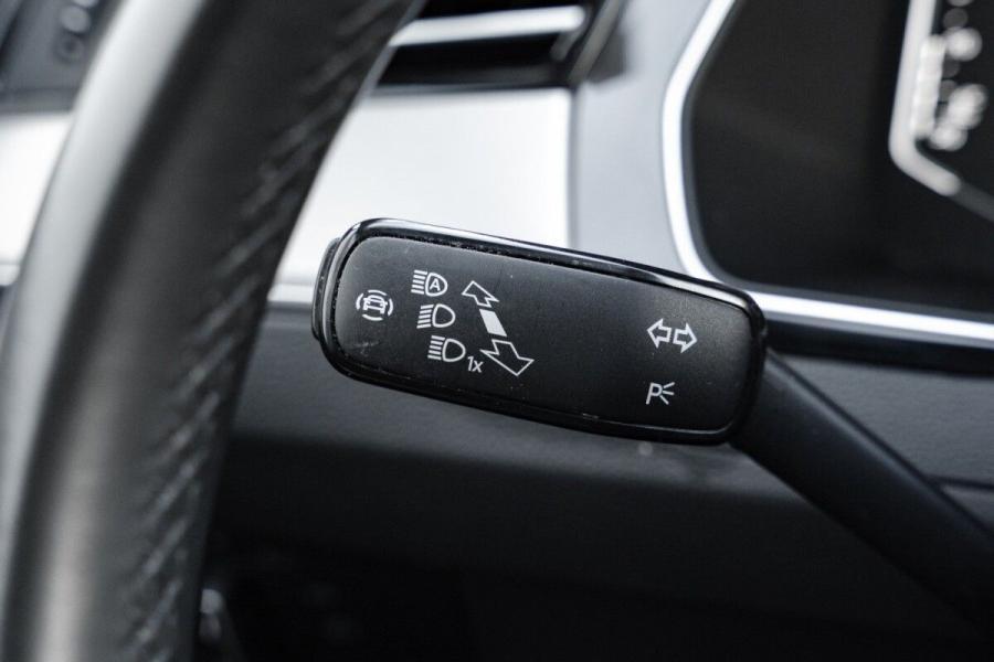 Black Volkswagen Passat 2022 in Riga, with an engine capacity of 2.00 L and mileage of 118 thousand km for 23500 €, photo 18 on AUTOMOTO.COM.LV