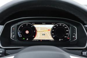 Black Volkswagen Passat 2022 in Riga, with an engine capacity of 2.00 L and mileage of 118 thousand km for 23500 €, photo 20 on AUTOMOTO.COM.LV