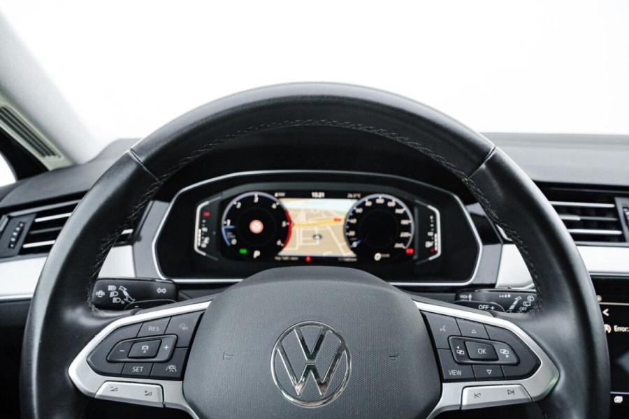 Black Volkswagen Passat 2022 in Riga, with an engine capacity of 2.00 L and mileage of 118 thousand km for 23500 €, photo 21 on AUTOMOTO.COM.LV
