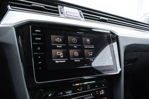 Black Volkswagen Passat 2022 in Riga, with an engine capacity of 2.00 L and mileage of 118 thousand km for 23500 €, photo 30 on AUTOMOTO.COM.LV
