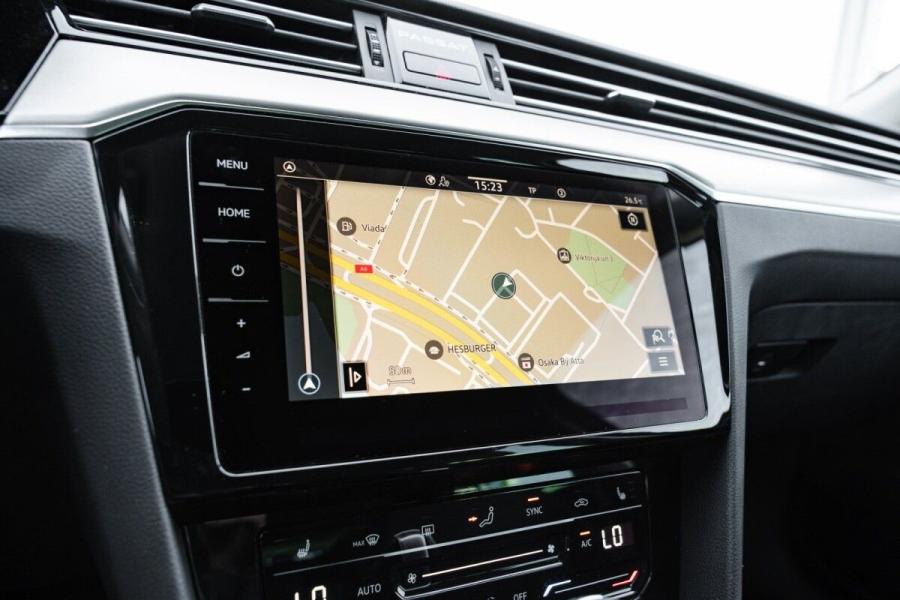 Black Volkswagen Passat 2022 in Riga, with an engine capacity of 2.00 L and mileage of 118 thousand km for 23500 €, photo 32 on AUTOMOTO.COM.LV