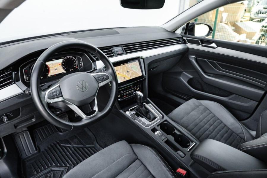 Black Volkswagen Passat 2022 in Riga, with an engine capacity of 2.00 L and mileage of 118 thousand km for 23500 €, photo 33 on AUTOMOTO.COM.LV