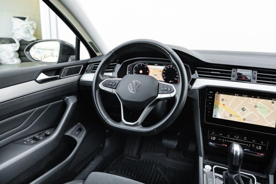 Black Volkswagen Passat 2022 in Riga, with an engine capacity of 2.00 L and mileage of 118 thousand km for 23500 €, photo 34 on AUTOMOTO.COM.LV