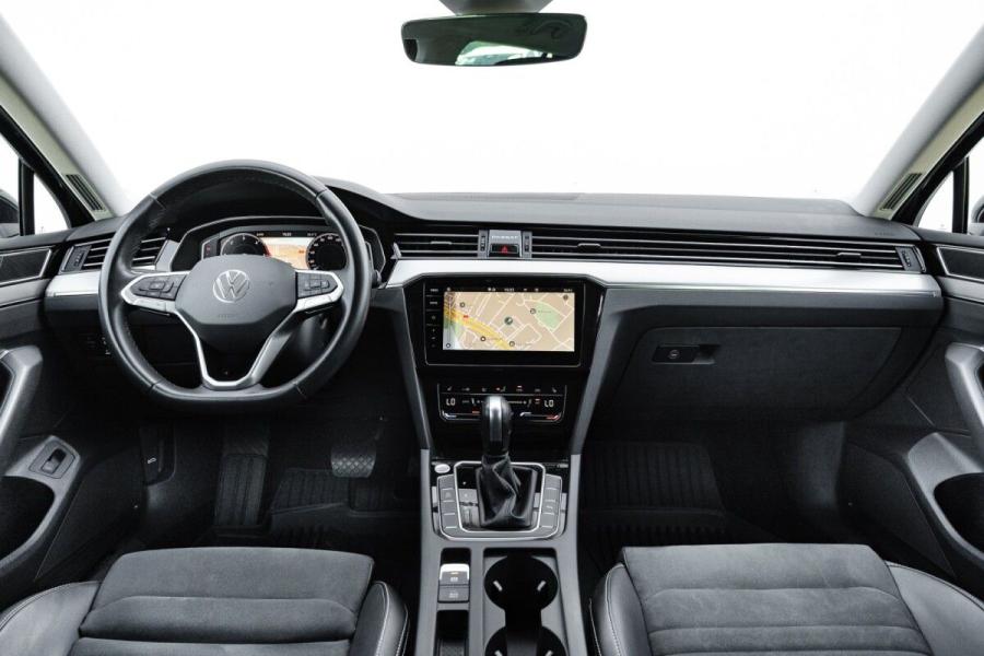 Black Volkswagen Passat 2022 in Riga, with an engine capacity of 2.00 L and mileage of 118 thousand km for 23500 €, photo 35 on AUTOMOTO.COM.LV