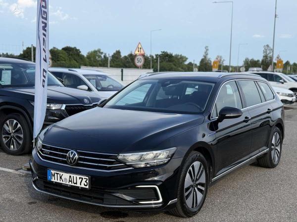 Melns Volkswagen Passat 2022 Viļņa, ar dzinēja tilpumu 1.40 L un nobraukumu 149 tūkst. km par 15999 €, foto 1 vietnē AUTOMOTO.COM.LV