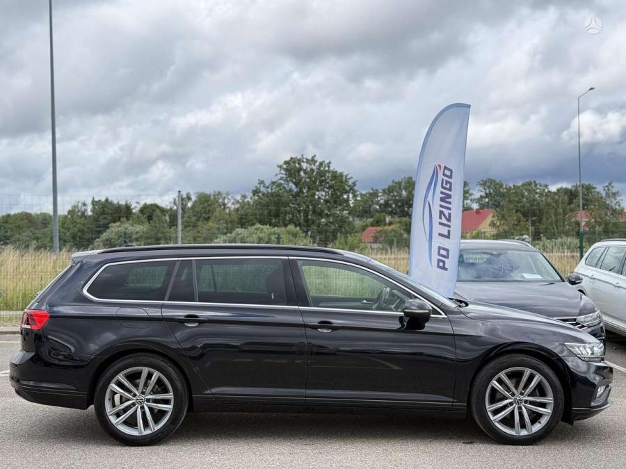 Black Volkswagen Passat 2022 in Vilnius, with an engine capacity of 1.97 L and mileage of 220 thousand km for 15550 €, photo 4 on AUTOMOTO.COM.LV