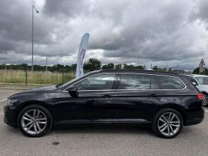 Black Volkswagen Passat 2022 in Vilnius, with an engine capacity of 1.97 L and mileage of 220 thousand km for 15550 €, photo 5 on AUTOMOTO.COM.LV