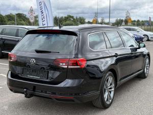 Black Volkswagen Passat 2022 in Vilnius, with an engine capacity of 1.97 L and mileage of 220 thousand km for 15550 €, photo 8 on AUTOMOTO.COM.LV