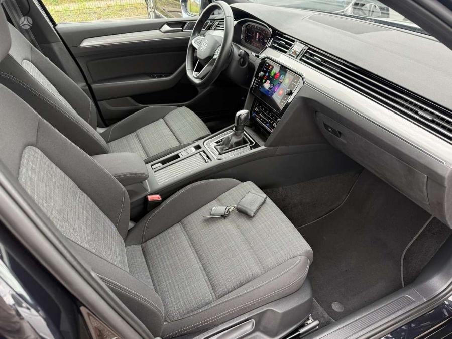 Black Volkswagen Passat 2022 in Vilnius, with an engine capacity of 1.97 L and mileage of 220 thousand km for 15550 €, photo 10 on AUTOMOTO.COM.LV