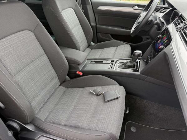 Black Volkswagen Passat 2022 in Vilnius, with an engine capacity of 1.97 L and mileage of 220 thousand km for 15550 €, photo 10 on AUTOMOTO.COM.LV