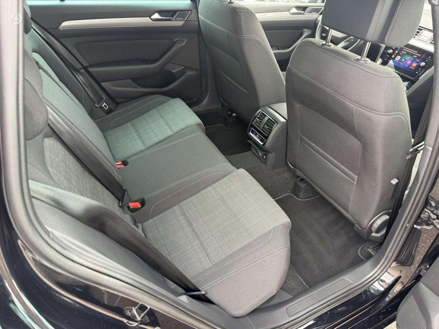 Black Volkswagen Passat 2022 in Vilnius, with an engine capacity of 1.97 L and mileage of 220 thousand km for 15550 €, photo 14 on AUTOMOTO.COM.LV