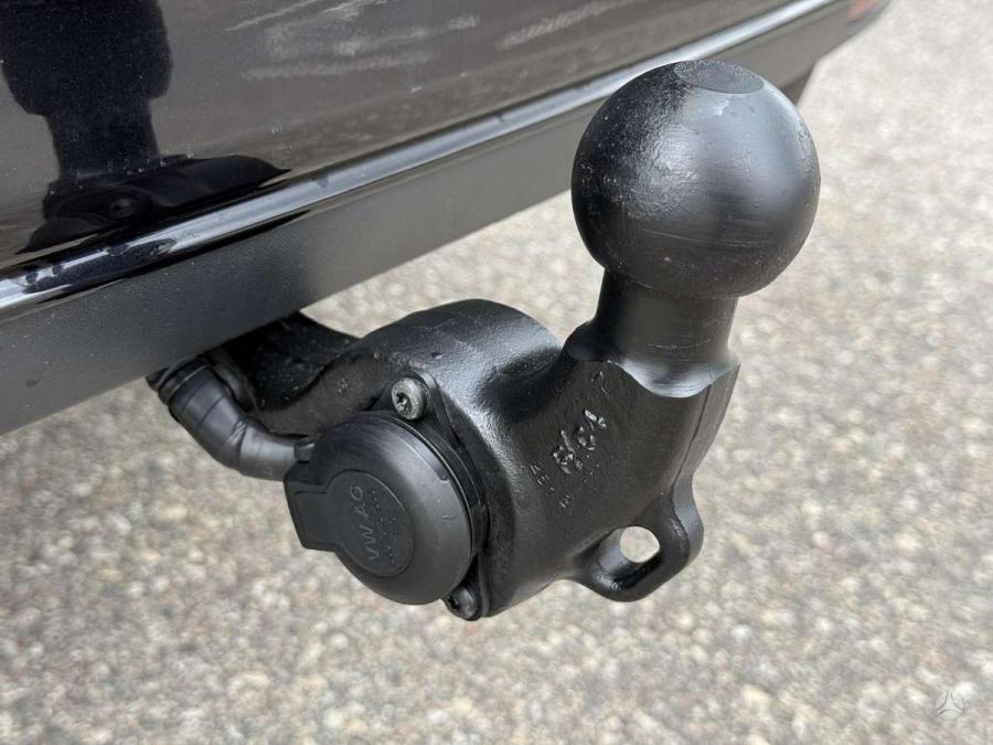Black Volkswagen Passat 2022 in Vilnius, with an engine capacity of 1.97 L and mileage of 220 thousand km for 15550 €, photo 16 on AUTOMOTO.COM.LV