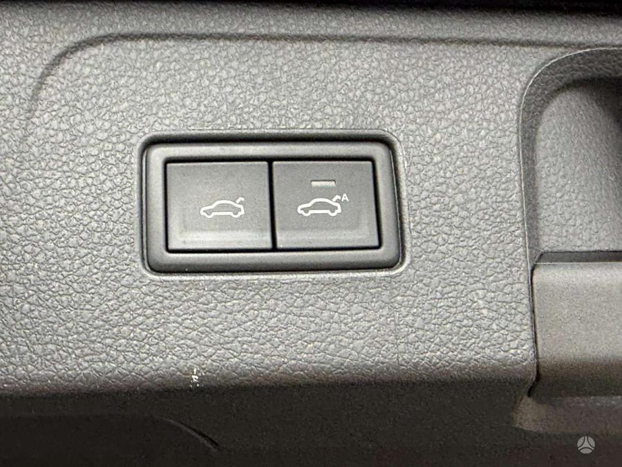 Black Volkswagen Passat 2022 in Vilnius, with an engine capacity of 1.97 L and mileage of 220 thousand km for 15550 €, photo 17 on AUTOMOTO.COM.LV