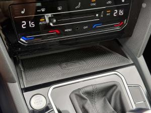 Black Volkswagen Passat 2022 in Vilnius, with an engine capacity of 1.97 L and mileage of 220 thousand km for 15550 €, photo 18 on AUTOMOTO.COM.LV