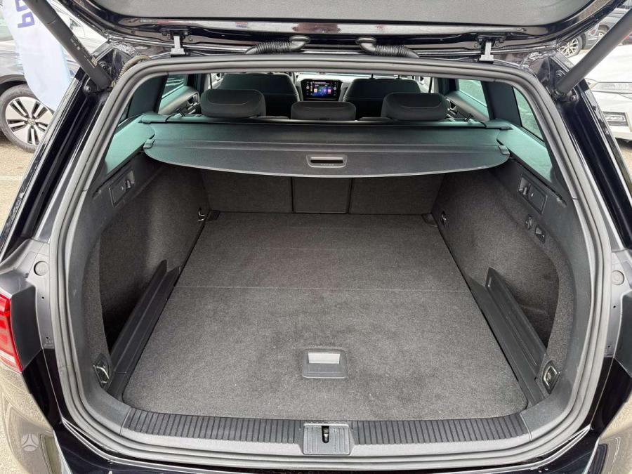 Black Volkswagen Passat 2022 in Vilnius, with an engine capacity of 1.97 L and mileage of 220 thousand km for 15550 €, photo 21 on AUTOMOTO.COM.LV