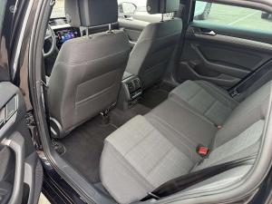 Black Volkswagen Passat 2022 in Vilnius, with an engine capacity of 1.97 L and mileage of 220 thousand km for 15550 €, photo 22 on AUTOMOTO.COM.LV