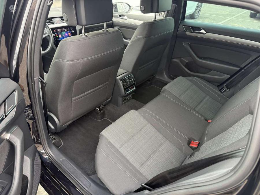Black Volkswagen Passat 2022 in Vilnius, with an engine capacity of 1.97 L and mileage of 220 thousand km for 15550 €, photo 22 on AUTOMOTO.COM.LV
