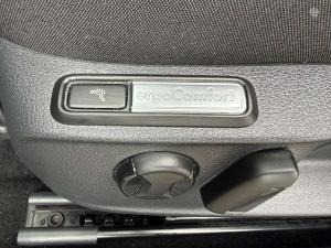 Black Volkswagen Passat 2022 in Vilnius, with an engine capacity of 1.97 L and mileage of 220 thousand km for 15550 €, photo 25 on AUTOMOTO.COM.LV