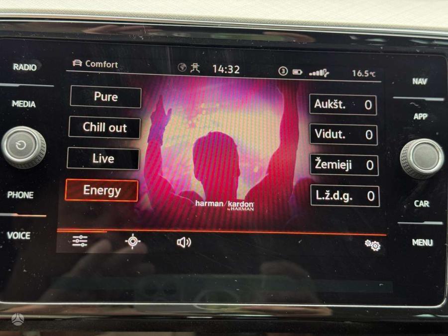 Black Volkswagen Passat 2022 in Vilnius, with an engine capacity of 1.97 L and mileage of 220 thousand km for 15550 €, photo 35 on AUTOMOTO.COM.LV