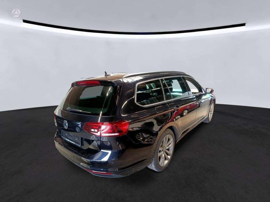 Black Volkswagen Passat 2022 in Vilnius, with an engine capacity of 1.97 L and mileage of 220 thousand km for 15550 €, photo 44 on AUTOMOTO.COM.LV