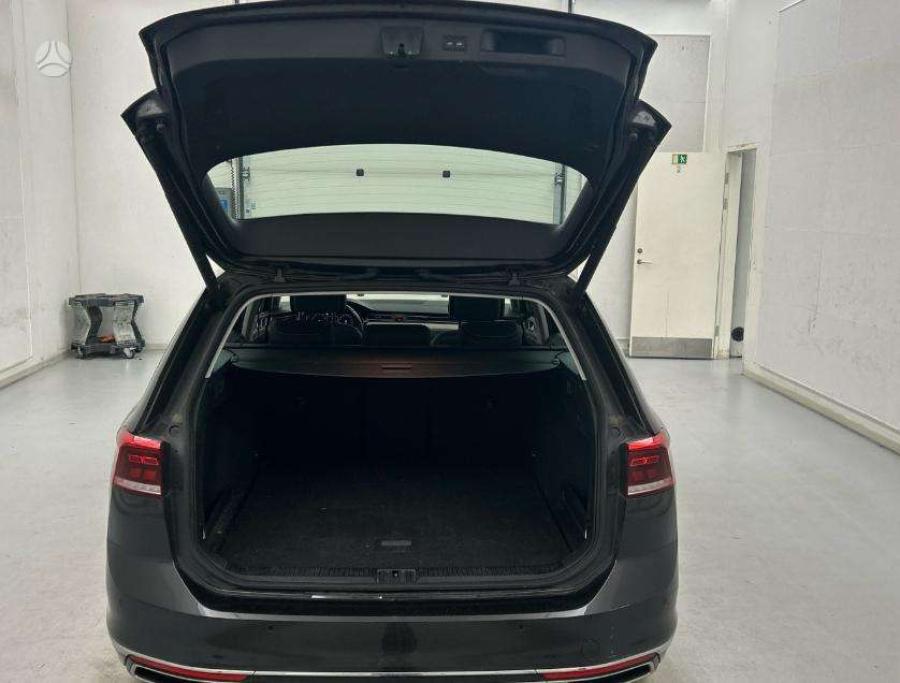 Melns Volkswagen Passat 2022 Viļņa, ar dzinēja tilpumu 1.50 L un nobraukumu 151 tūkst. km par 18515 €, foto 17 vietnē AUTOMOTO.COM.LV