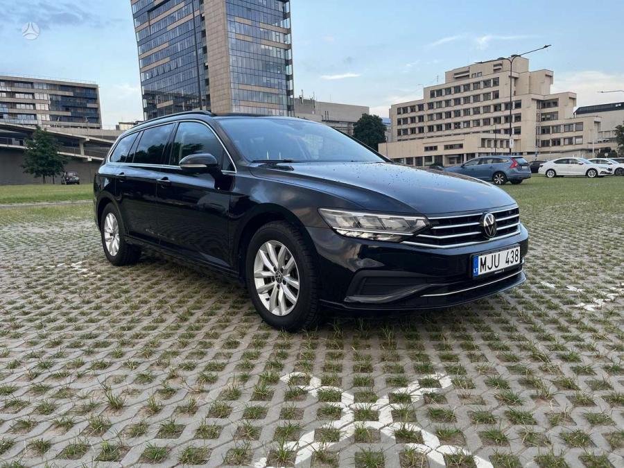 Black Volkswagen Passat 2022 in Vilnius, with an engine capacity of 1.50 L and mileage of 52 thousand km for 21500 €, photo 1 on AUTOMOTO.COM.LV