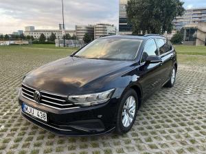 Black Volkswagen Passat 2022 in Vilnius, with an engine capacity of 1.50 L and mileage of 52 thousand km for 21500 €, photo 3 on AUTOMOTO.COM.LV