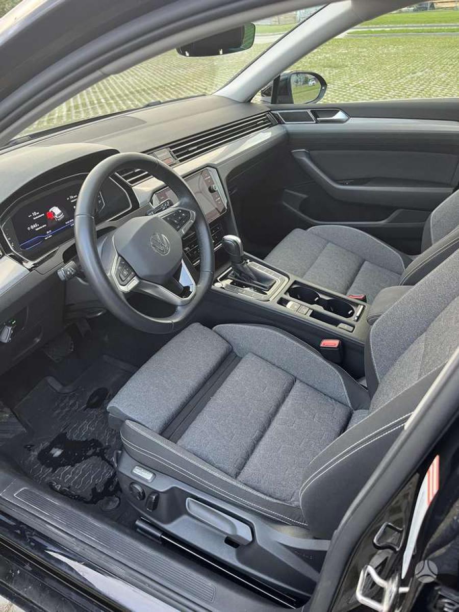 Black Volkswagen Passat 2022 in Vilnius, with an engine capacity of 1.50 L and mileage of 52 thousand km for 21500 €, photo 10 on AUTOMOTO.COM.LV