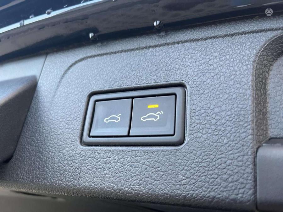 Black Volkswagen Passat 2022 in Vilnius, with an engine capacity of 1.50 L and mileage of 52 thousand km for 21500 €, photo 14 on AUTOMOTO.COM.LV