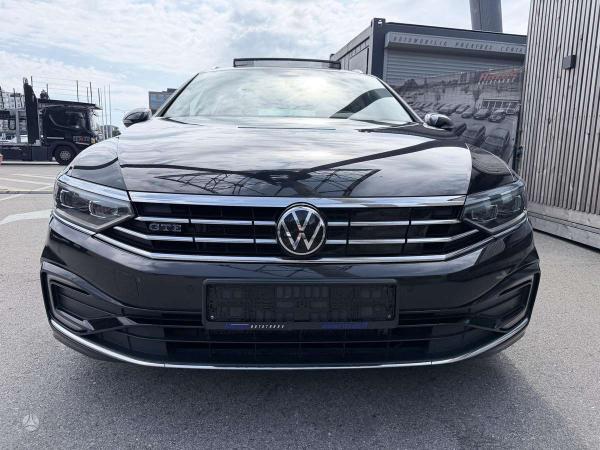 Black Volkswagen Passat 2022 in Vilnius, with an engine capacity of 1.40 L and mileage of 164 thousand km for 18100 €, photo 4 on AUTOMOTO.COM.LV