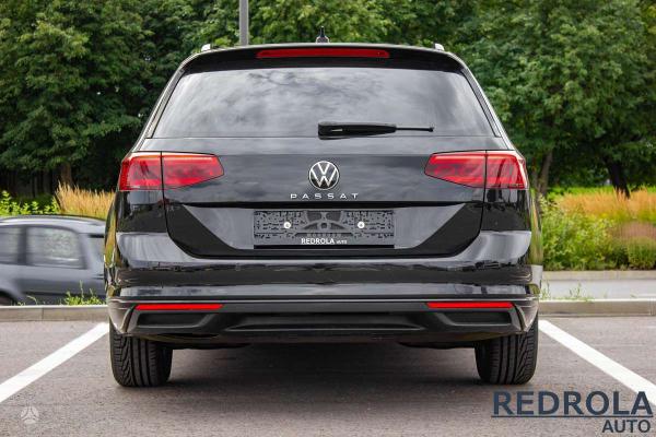 Black Volkswagen Passat 2022 in Kaunas, with an engine capacity of 1.97 L and mileage of 139 thousand km for 16600 €, photo 5 on AUTOMOTO.COM.LV