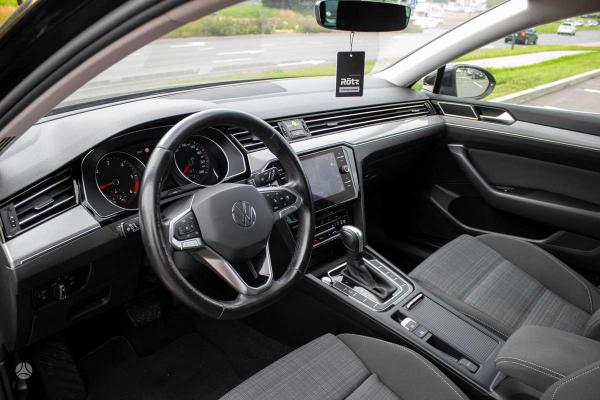 Black Volkswagen Passat 2022 in Kaunas, with an engine capacity of 1.97 L and mileage of 139 thousand km for 16600 €, photo 7 on AUTOMOTO.COM.LV